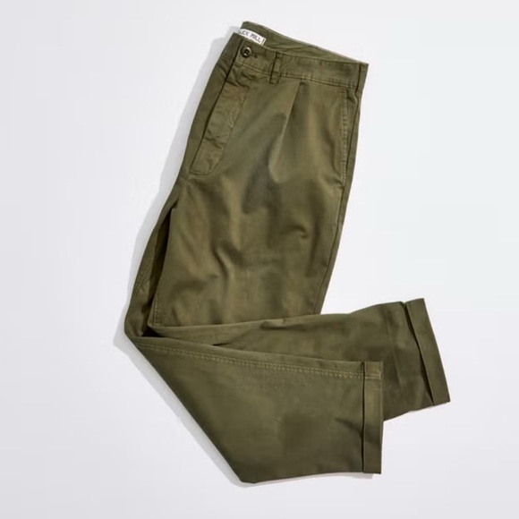 Alex Mill | Pants & Jumpsuits | Alex Mill Olive Boy Pleated Chino Pants ...